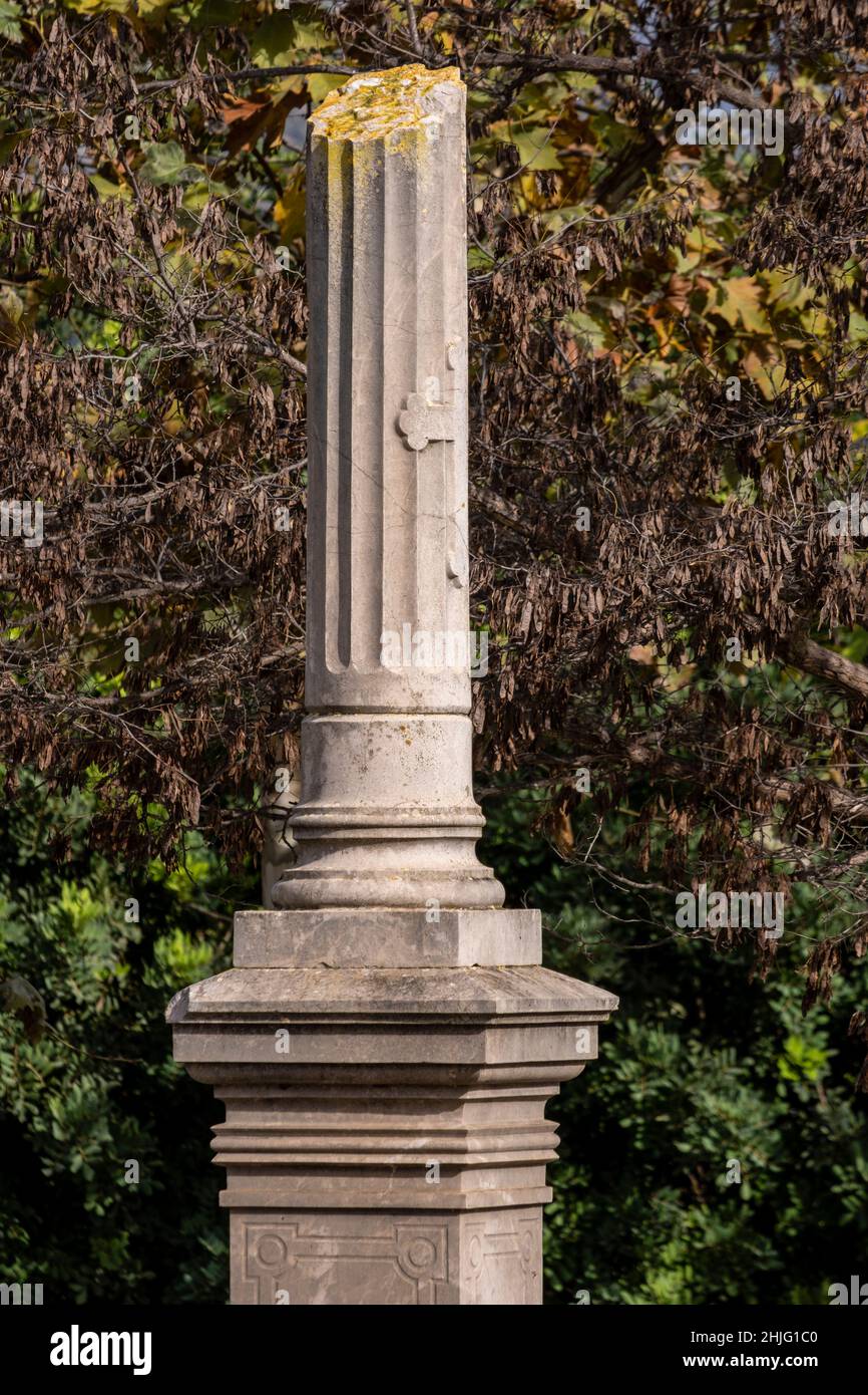 broken column, symbol of interrupted existence, Alaró Cemetery ...