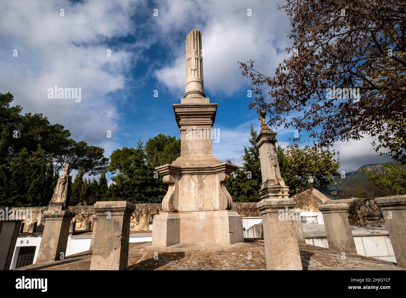 broken column, symbol of interrupted existence, Alaró Cemetery ...