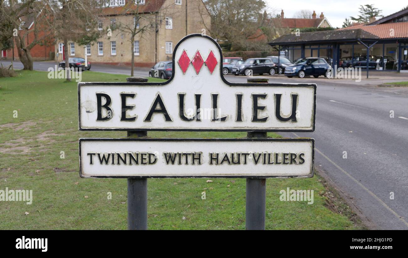 Old english road sign hi-res stock photography and images - Alamy