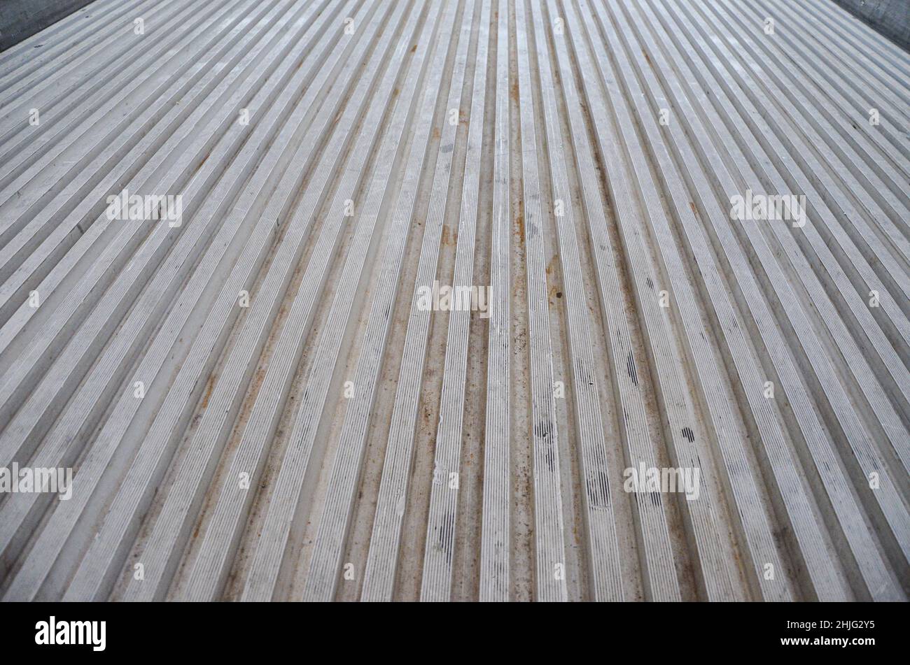 Industrial corrugated silver metal floor board in grey Stock Photo - Alamy