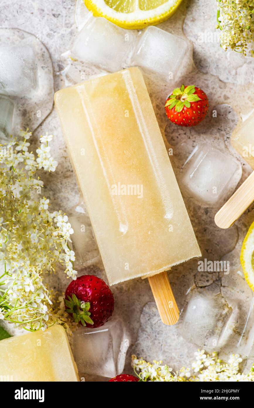 Homemade Lemon Elderflower Icicle Pops Stock Photo - Alamy