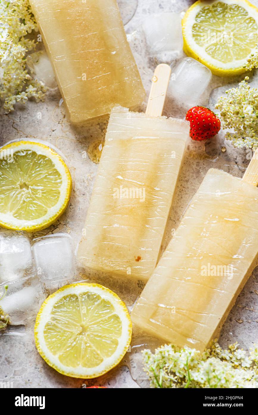 Homemade Lemon Elderflower Icicle Pops Stock Photo - Alamy