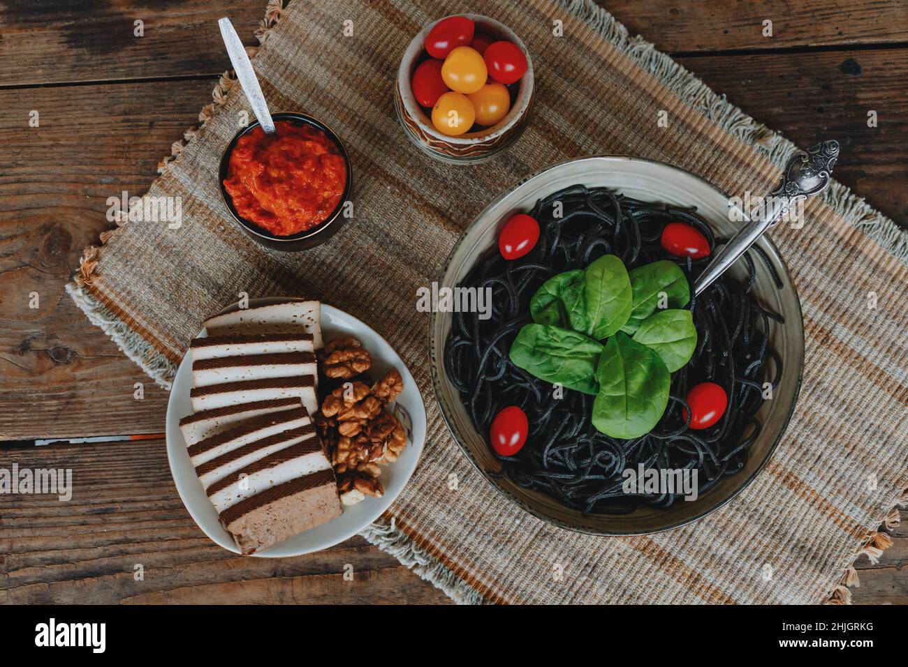 Spaghetti with cuttlefish ink hi-res stock photography and images - Alamy