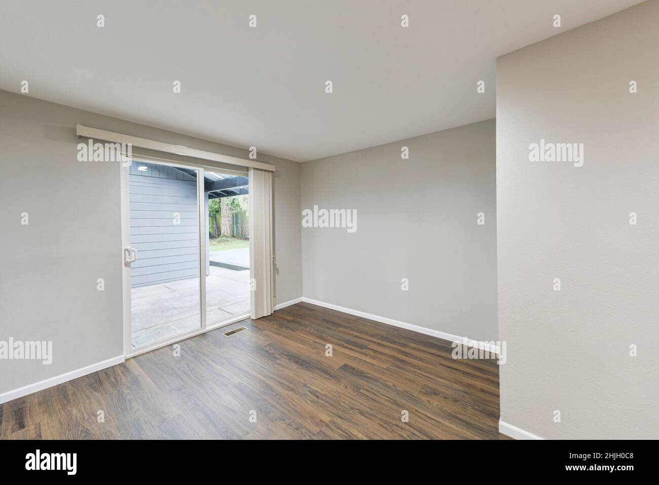 Modern residential empty dining room interior Stock Photo - Alamy