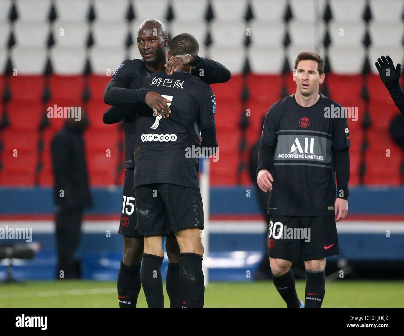 Danilo Pereira of PSG celebrates his goal with Kylian Mbappe, Lionel ...