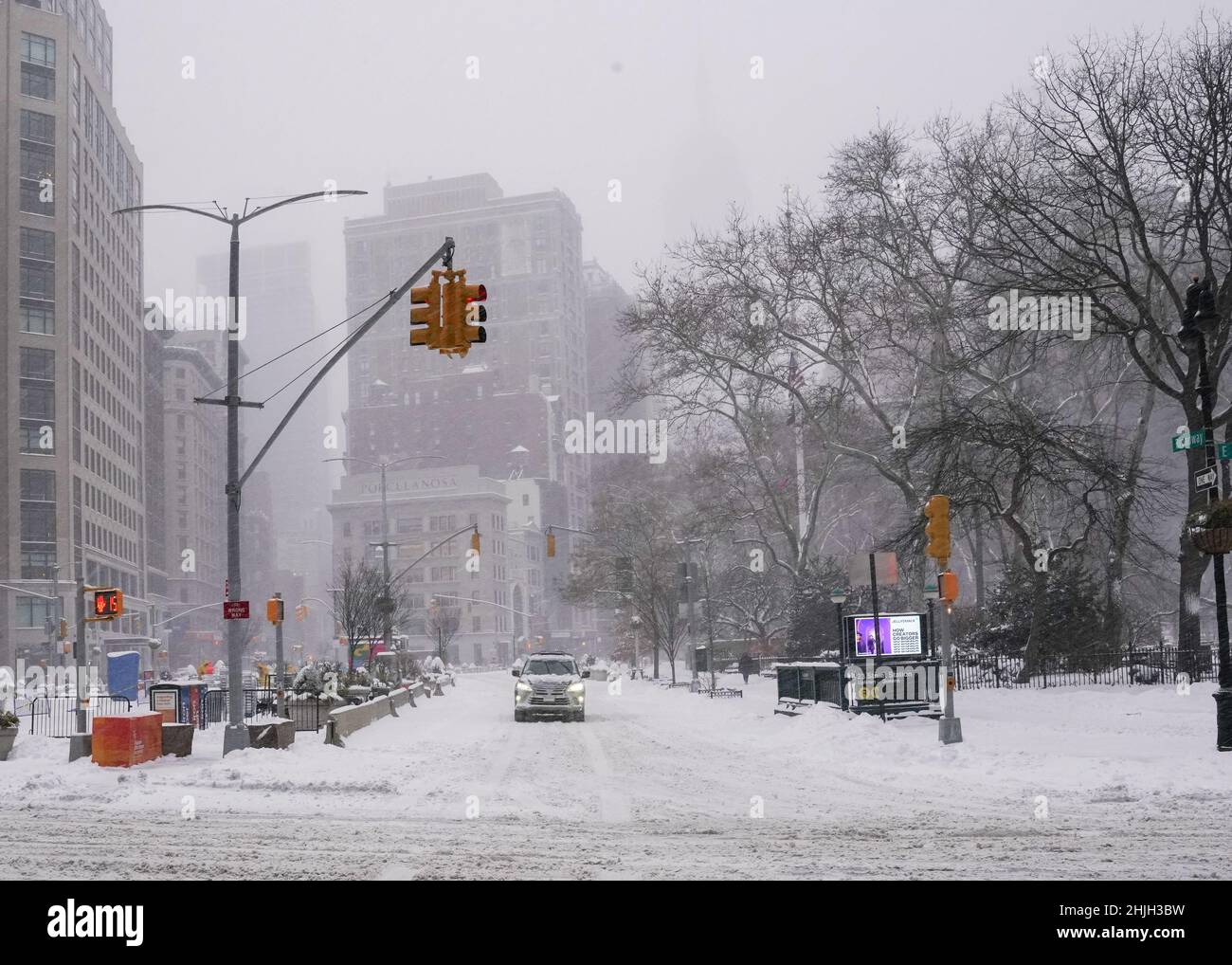 Undeterred by gusty winds, freezing temperatures, New Yorkers braved ...