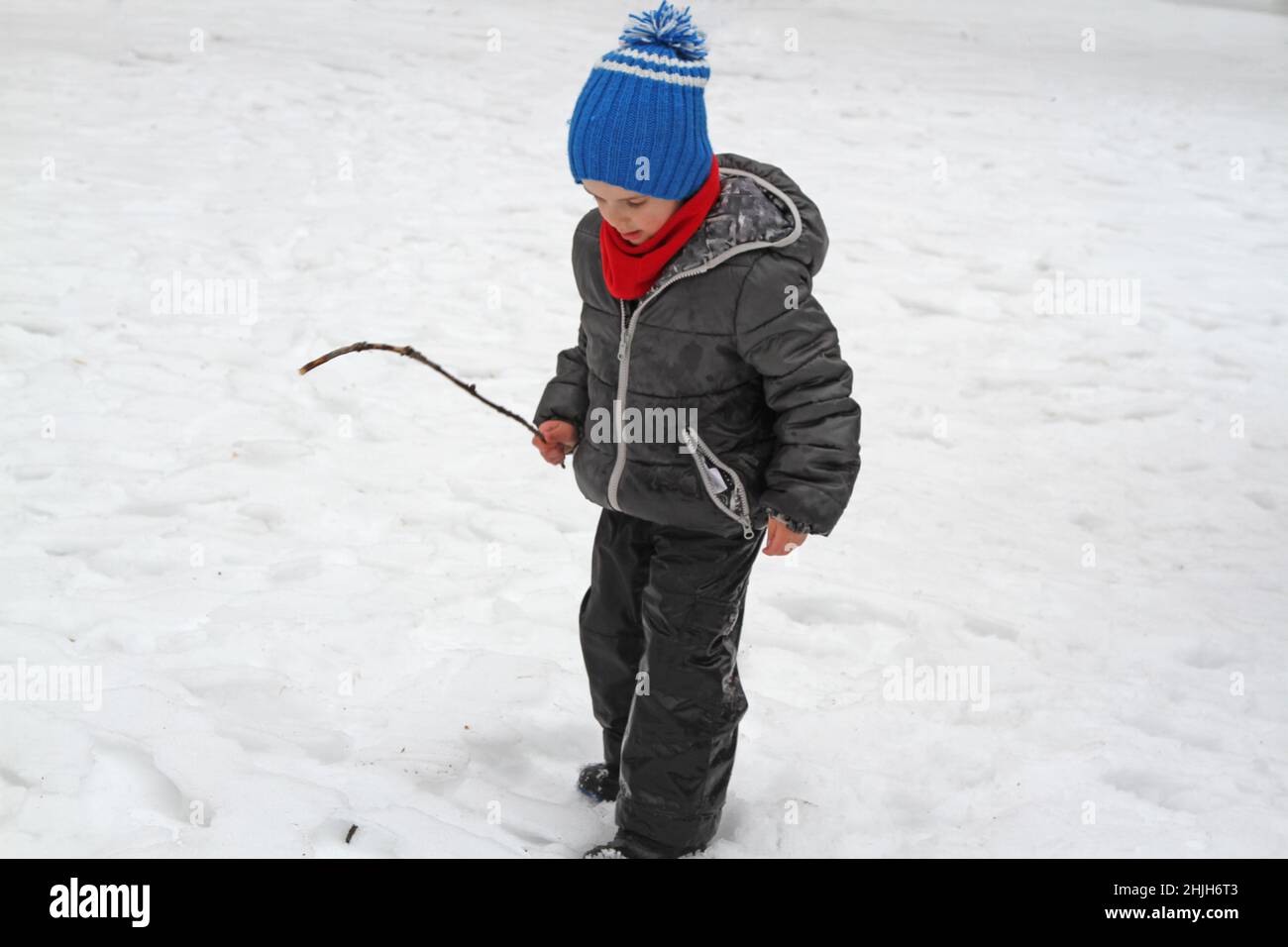 Boy on ice hi-res stock photography and images - Alamy