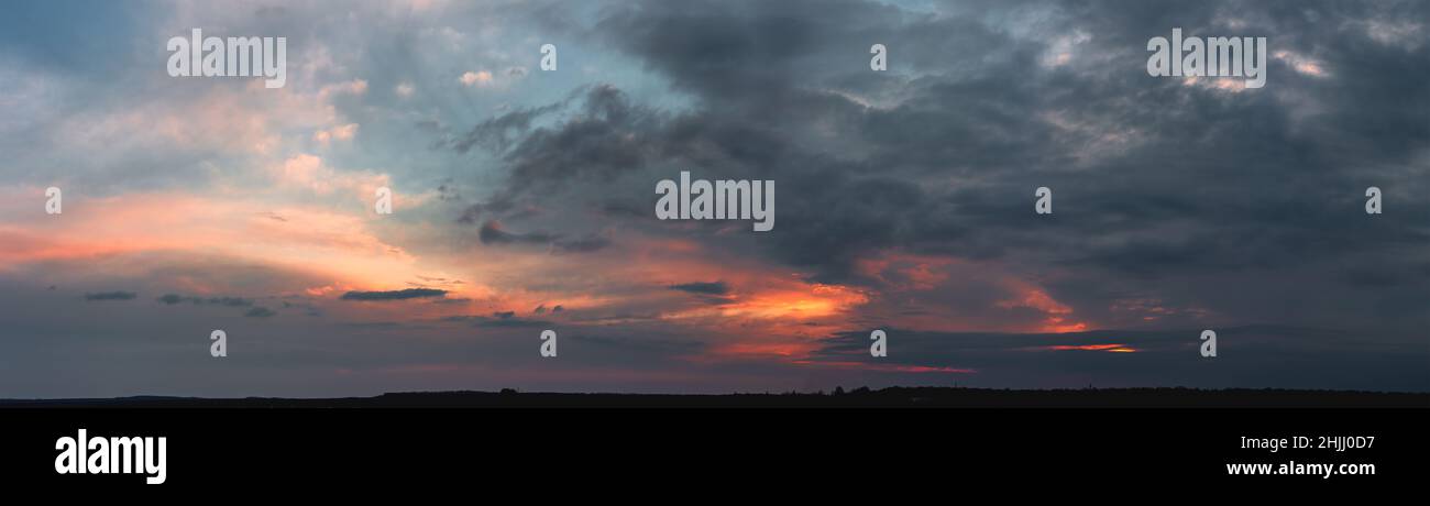 Saturated sunset hi-res stock photography and images - Alamy