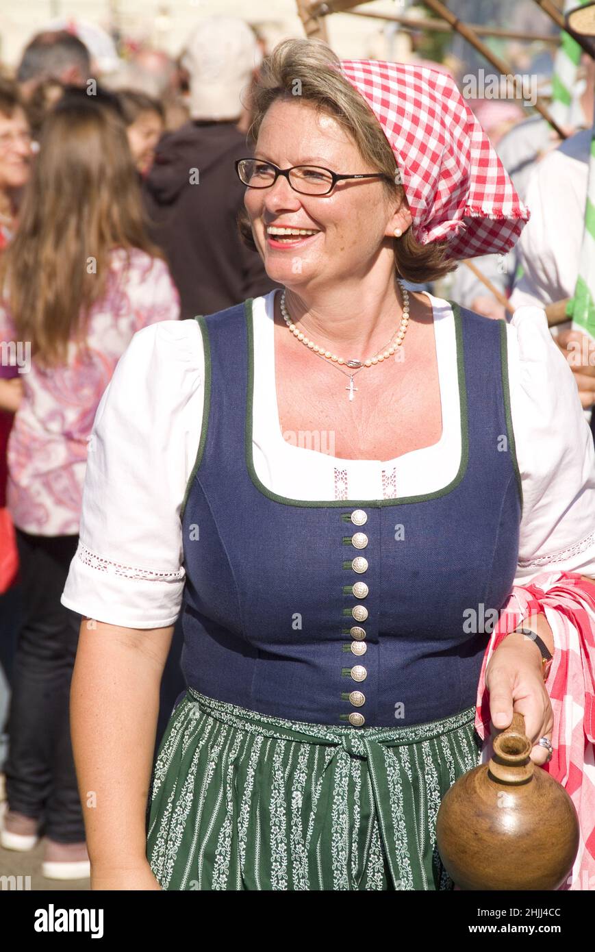 Austrian traditional costume hi-res stock photography and images - Alamy