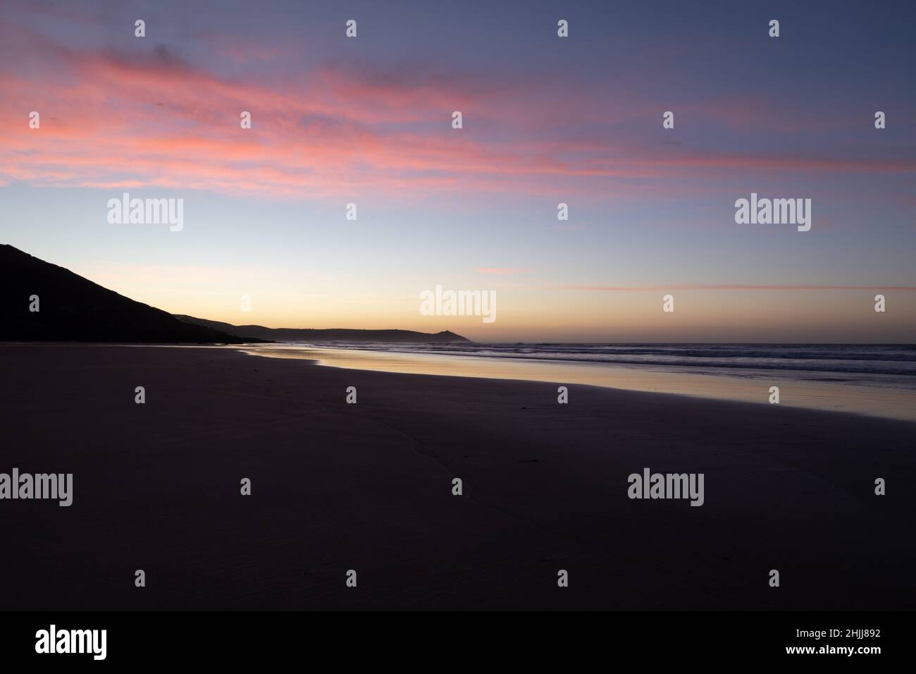 Sunrise on Tregantle Beach in South East Cornwall Stock Photo - Alamy