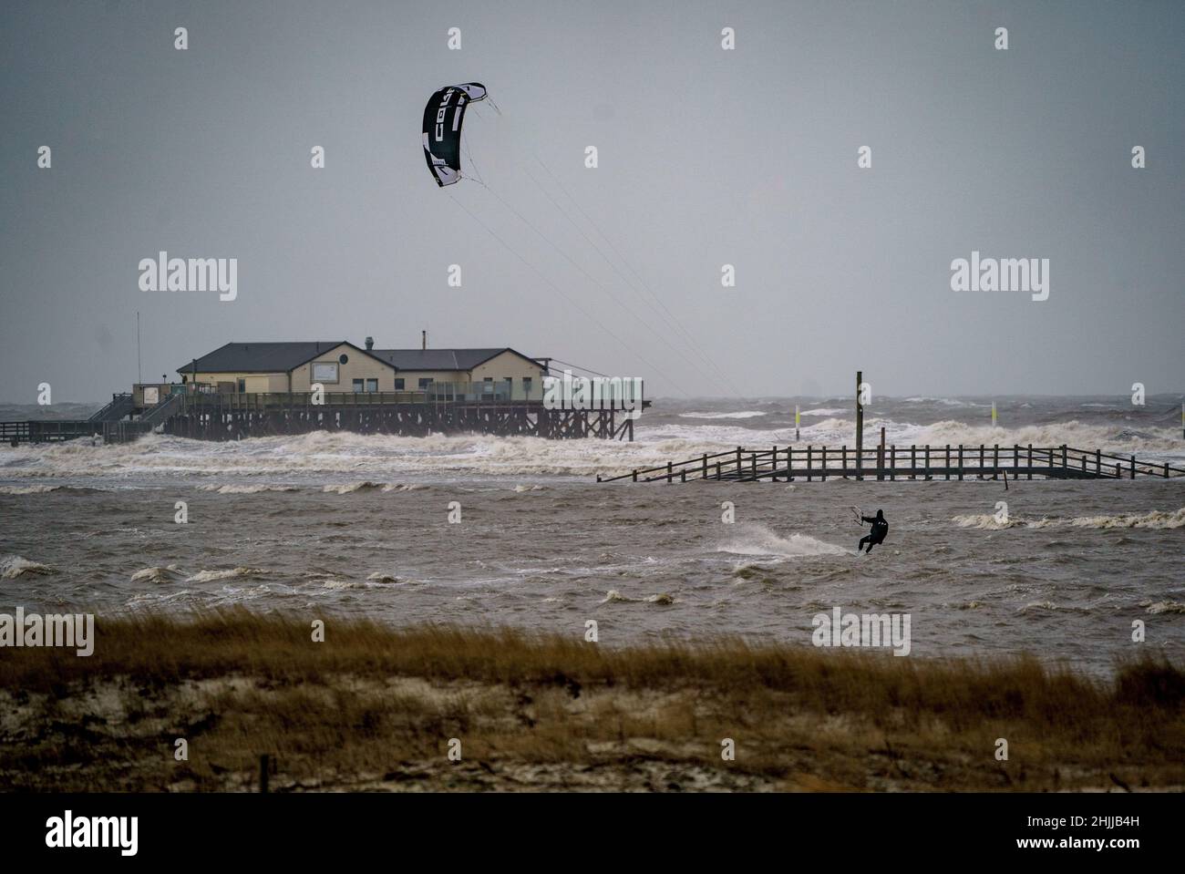 Wind whipped sea hi-res stock photography and images - Alamy