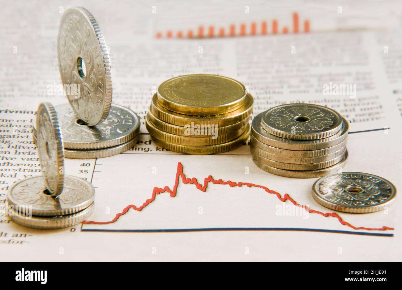 Rising and falling stock market hi-res stock photography and images - Alamy
