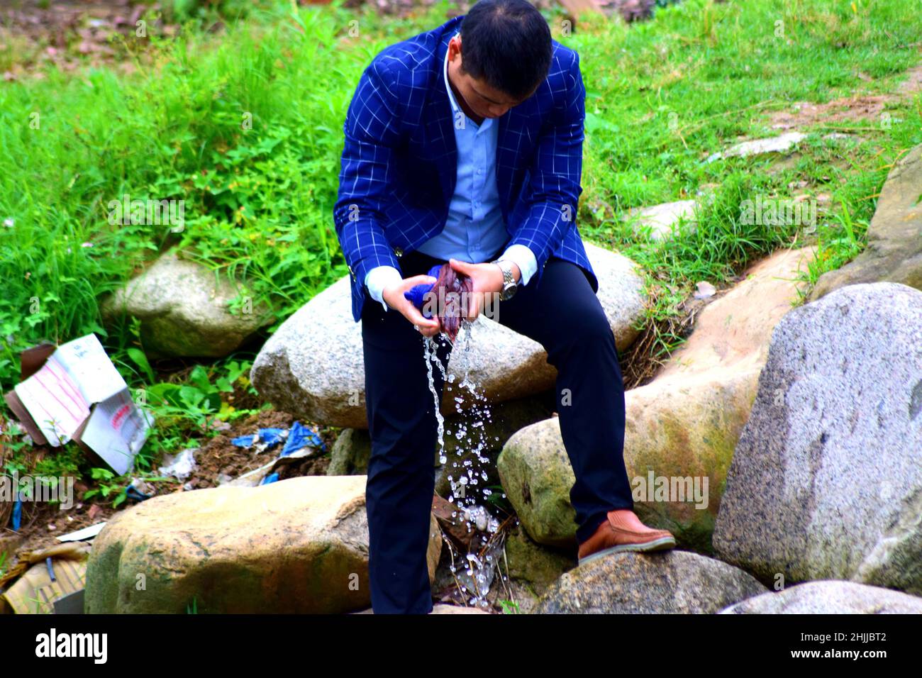 Squeezing stones hi-res stock photography and images - Alamy