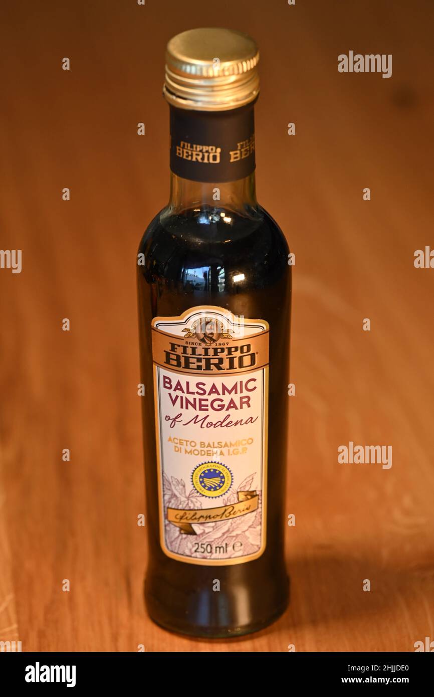 Filippo berio vinegar hi-res stock photography and images - Alamy