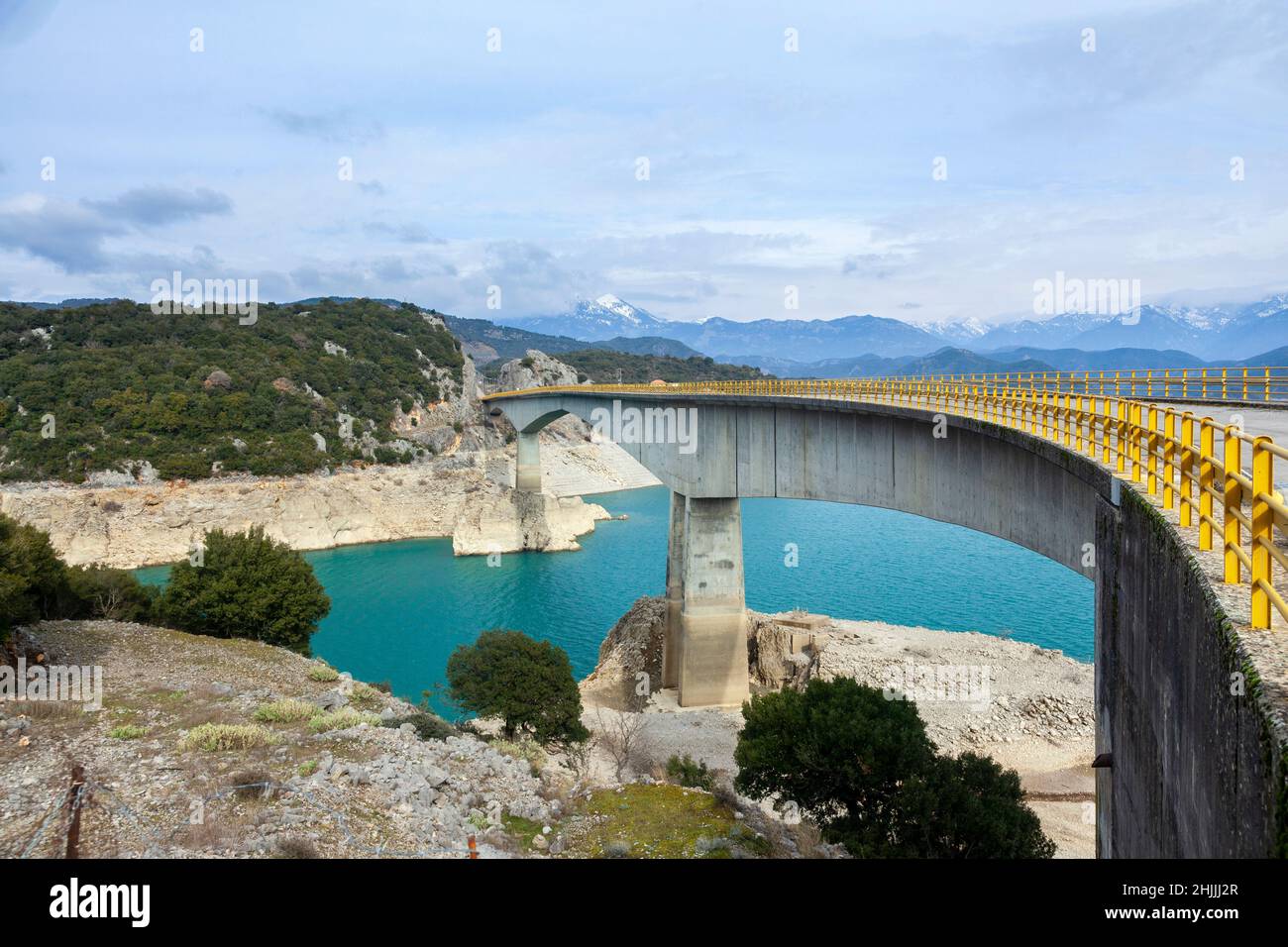 Curved bridge hi-res stock photography and images - Alamy