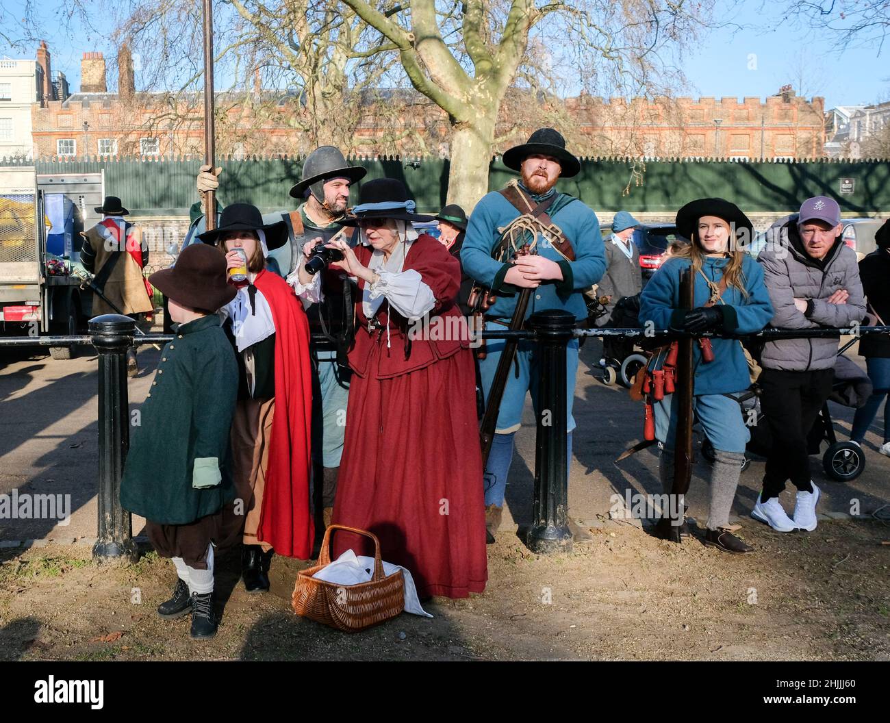 The Mall, London, UK. 30th Jan 2022. Members of the English Civil War ...