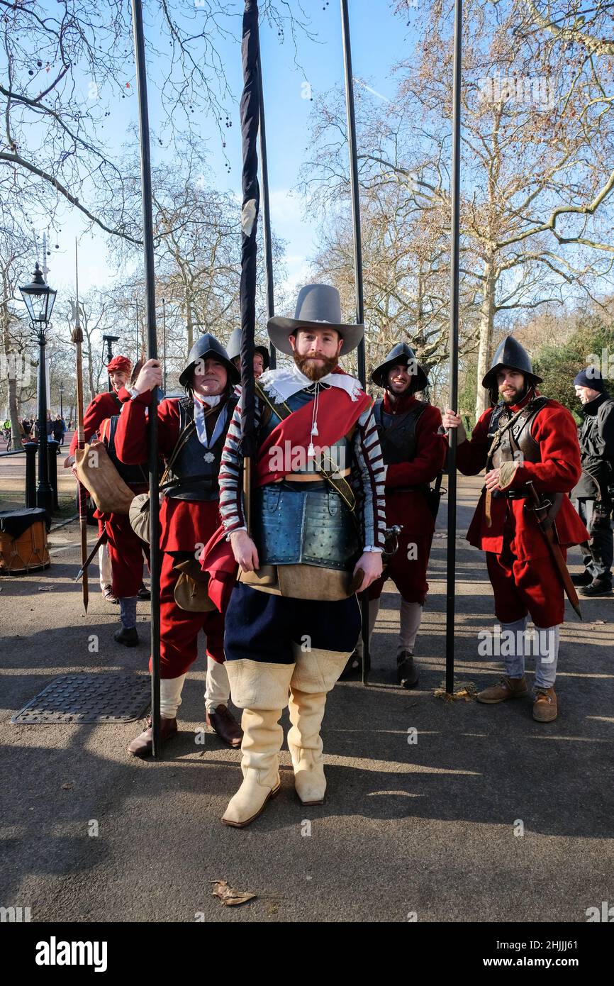 The Mall, London, UK. 30th Jan 2022. Members of the English Civil War ...