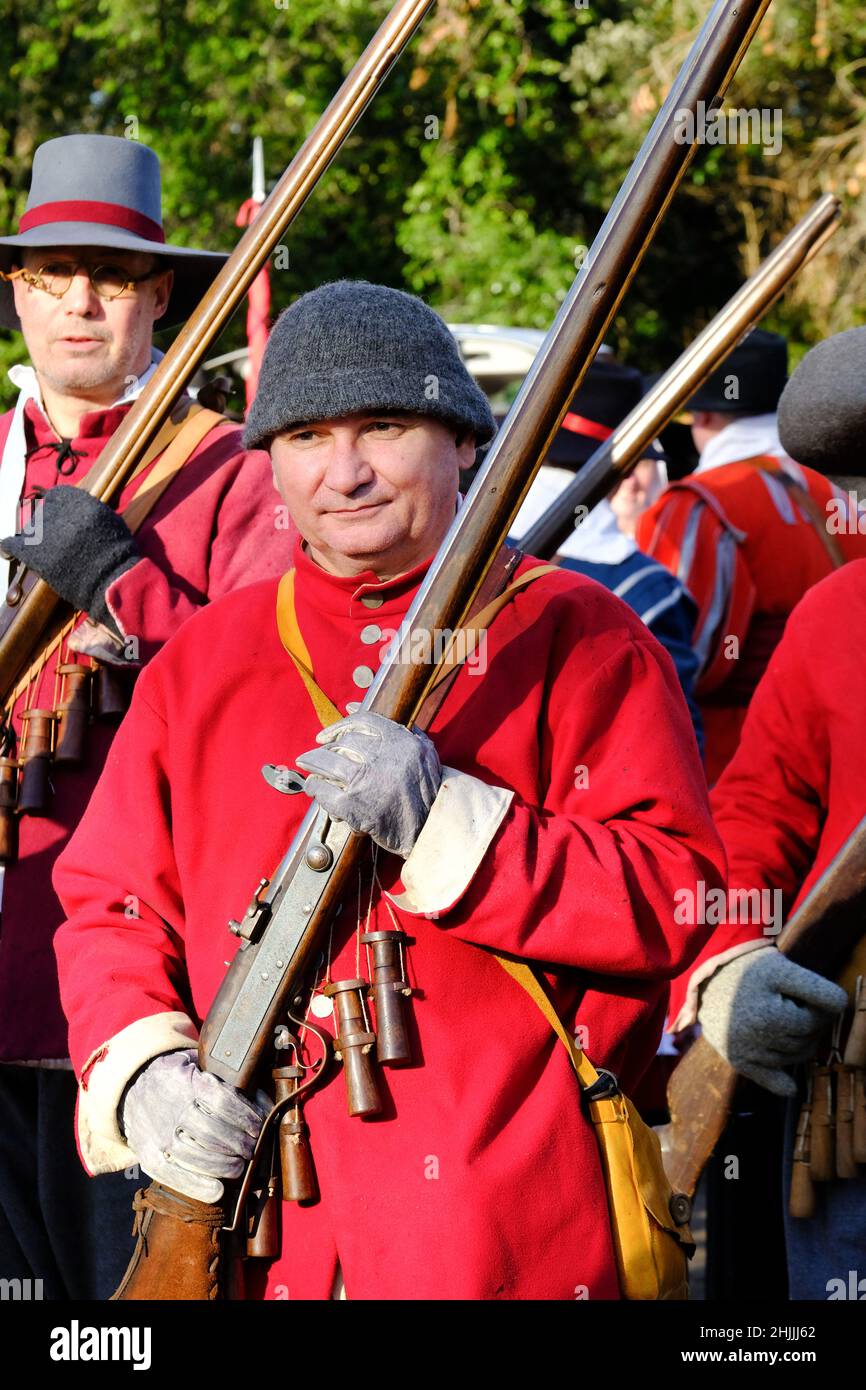 The Mall, London, UK. 30th Jan 2022. Members of the English Civil War ...