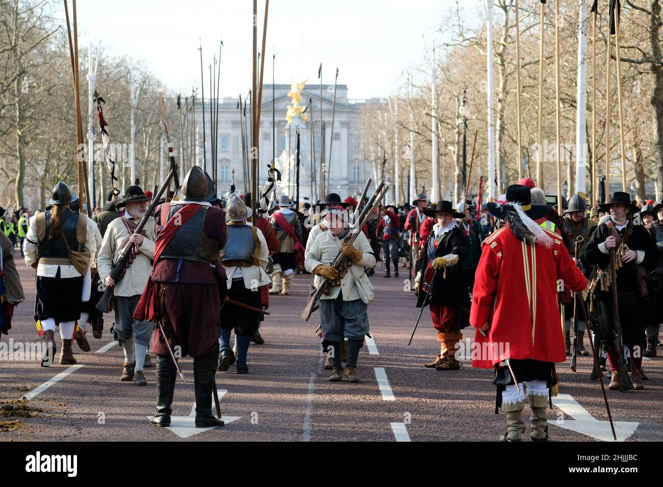 The Mall, London, UK. 30th Jan 2022. Members of the English Civil War ...