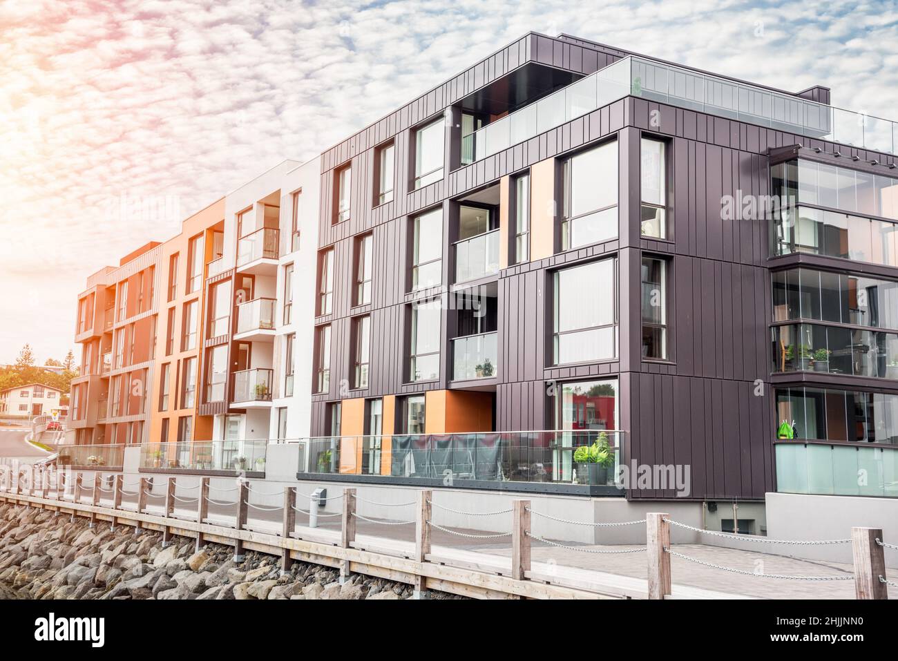 Residential waterfront apartment building hi-res stock photography and ...