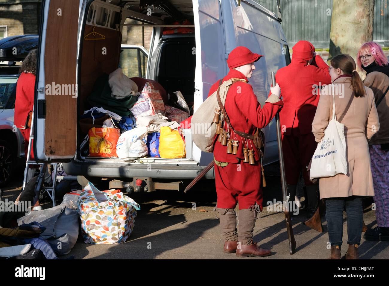 The Mall, London, UK. 30th Jan 2022. Members of the English Civil War ...