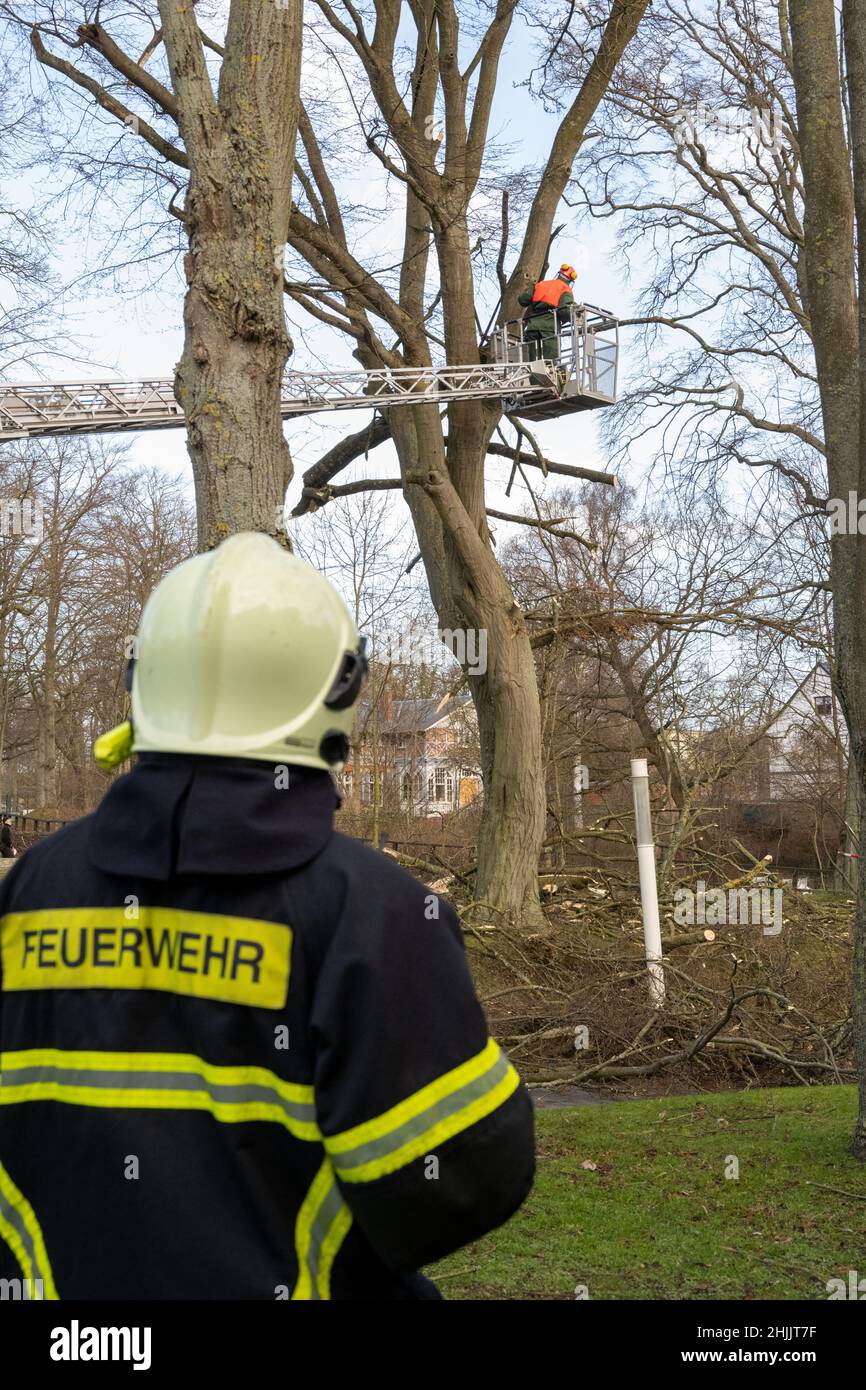 Stralsund, Germany. 30th Jan, 2022. The fire department removes a ...