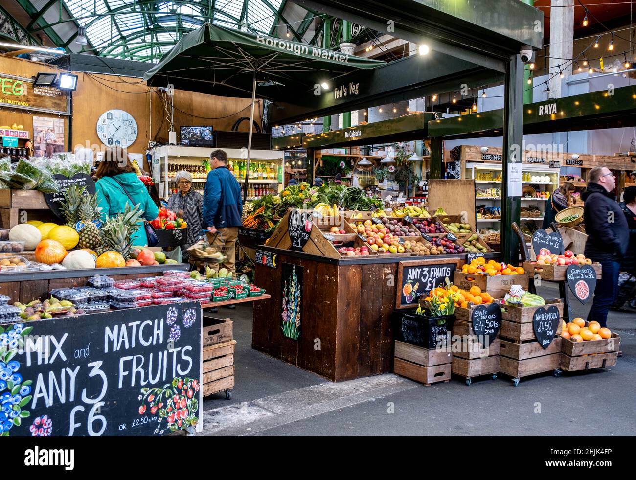 London England UK, 29 January 2022, Fresh Fruit And Vegetable Stall ...