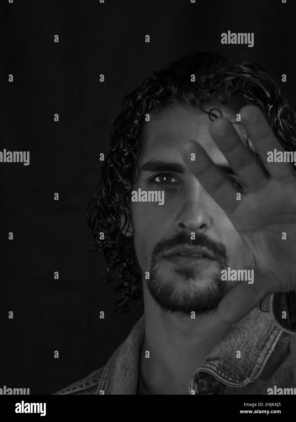 Model posing camera Black and White Stock Photos & Images - Alamy