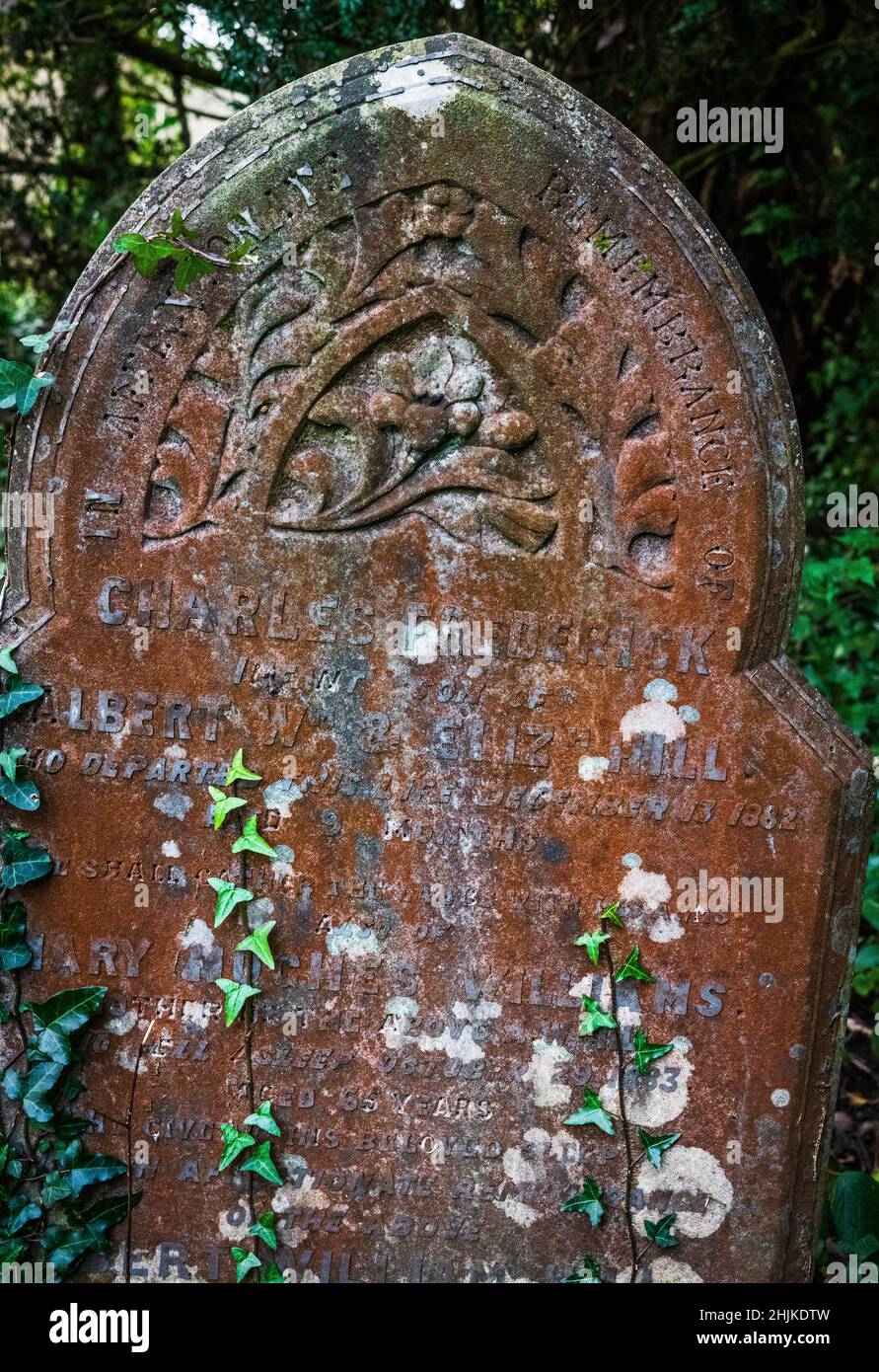 Victorian tombstones hi-res stock photography and images - Alamy