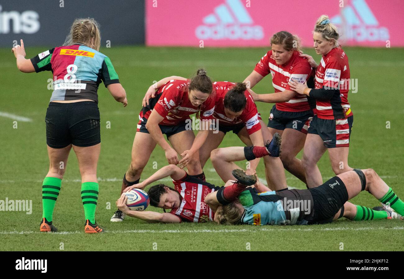 TWICKENHAM - ENGLAND 29 JAN 22: Ellie Underwood of Harlequins in action ...