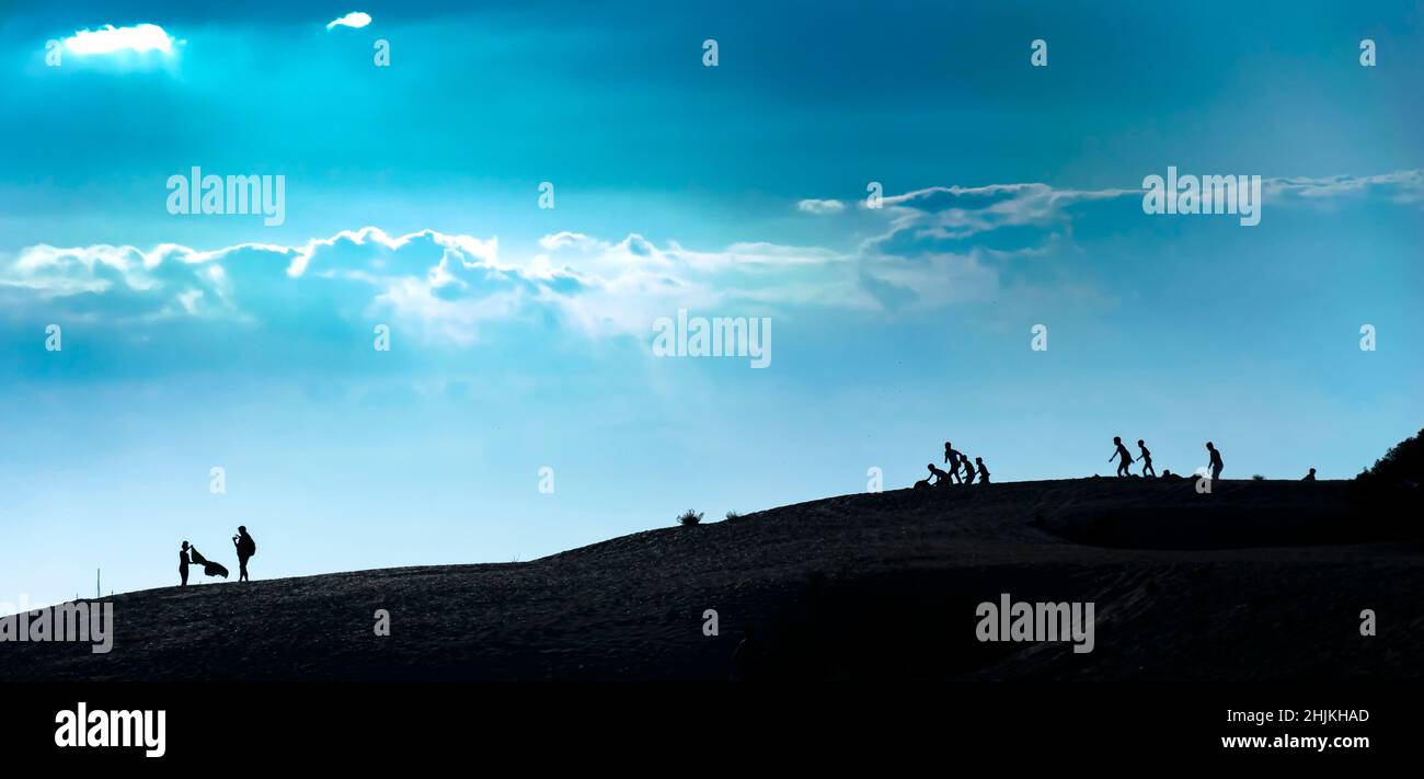 Kids silhouette hi-res stock photography and images - Alamy