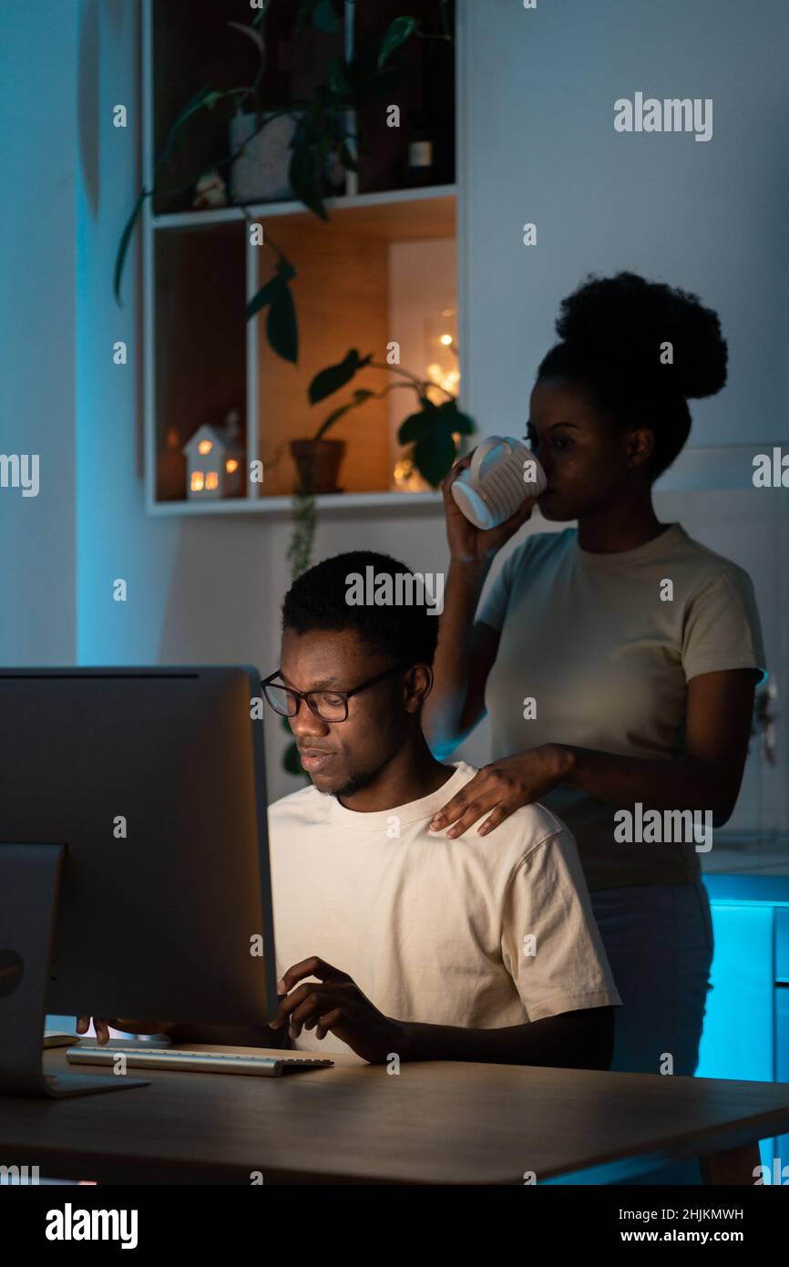 Workaholic couple hi-res stock photography and images - Alamy