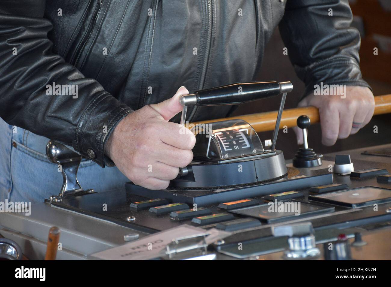 USNS Pathfinder (T-AGS 60) a Military Sealift Command oceanographic ...