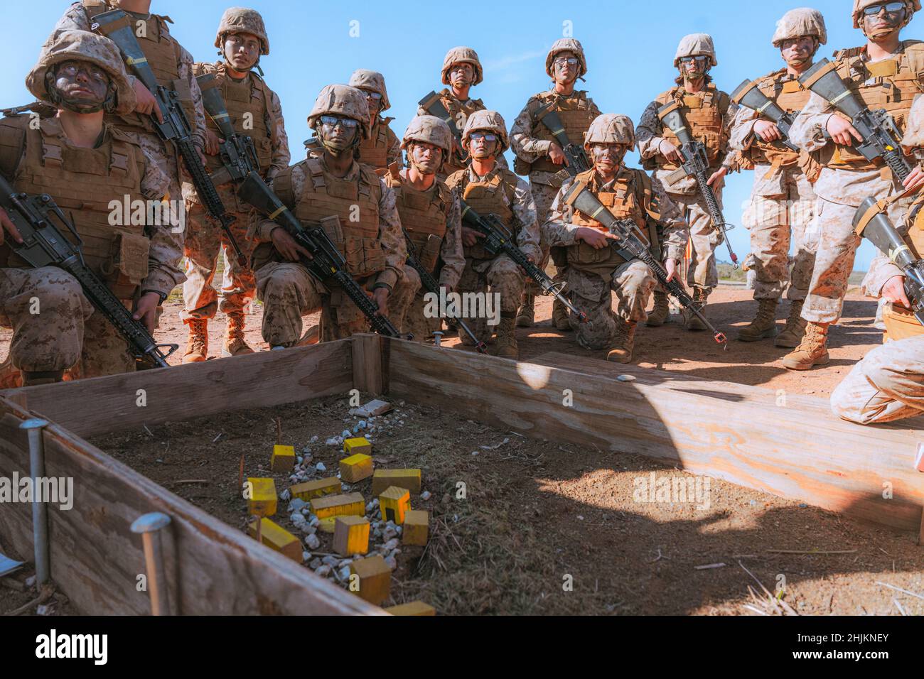 U.S. Marine Corps recruits with Golf Company, 2nd Recruit Training ...