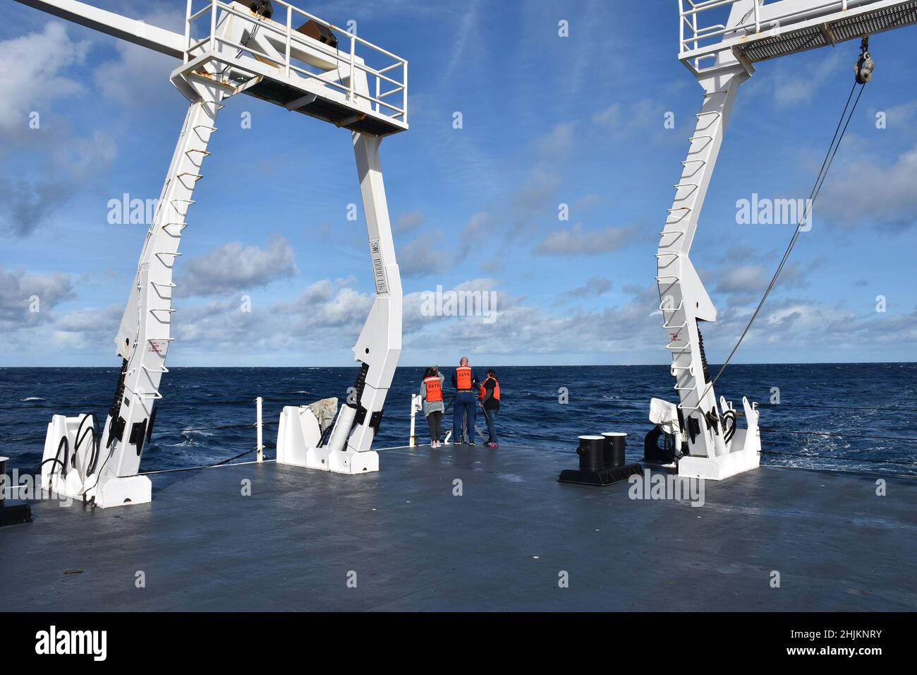 Sailors from U.S. Naval Meteorology and Oceanography Command and staff ...