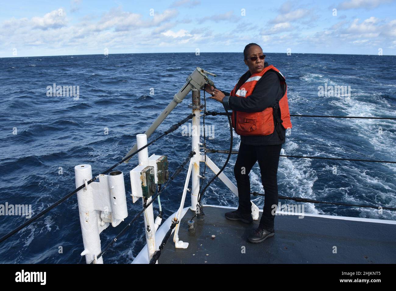 Sailors from U.S. Naval Meteorology and Oceanography Command and staff ...