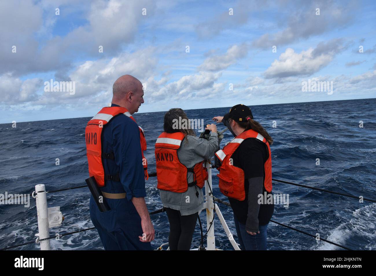 Sailors from U.S. Naval Meteorology and Oceanography Command and staff ...