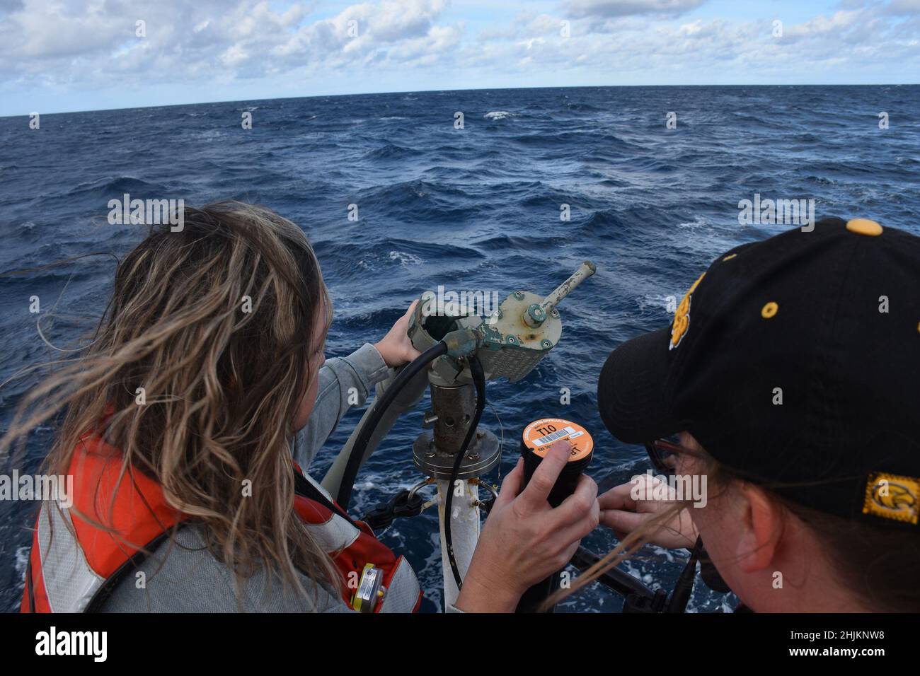 Sailors from U.S. Naval Meteorology and Oceanography Command and staff ...