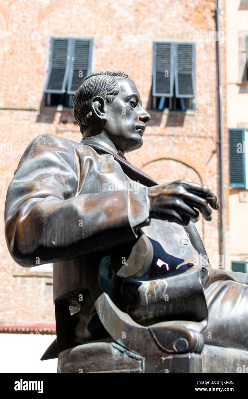 Puccini statue in Piazza Cittadella, Lucca, Italy Stock Photo - Alamy
