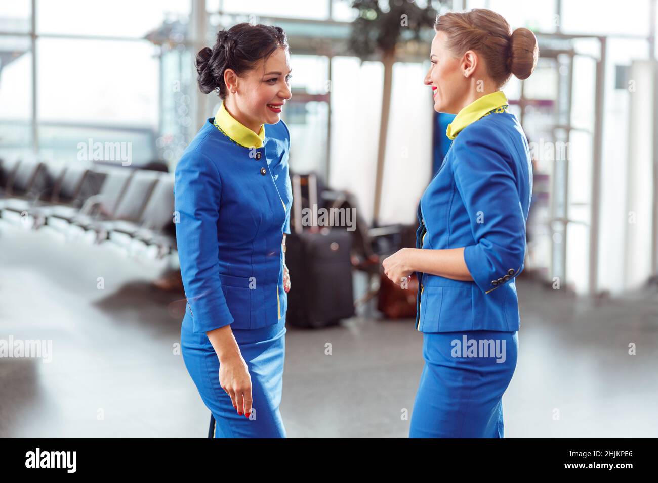Airport terminal staff hi-res stock photography and images - Alamy