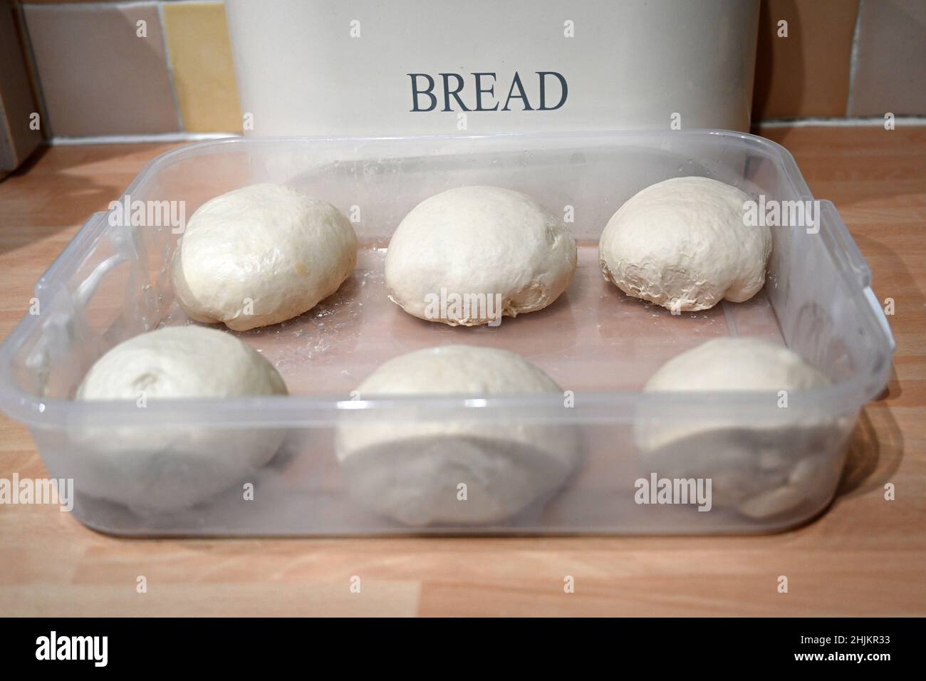 Proving dough hi-res stock photography and images - Alamy