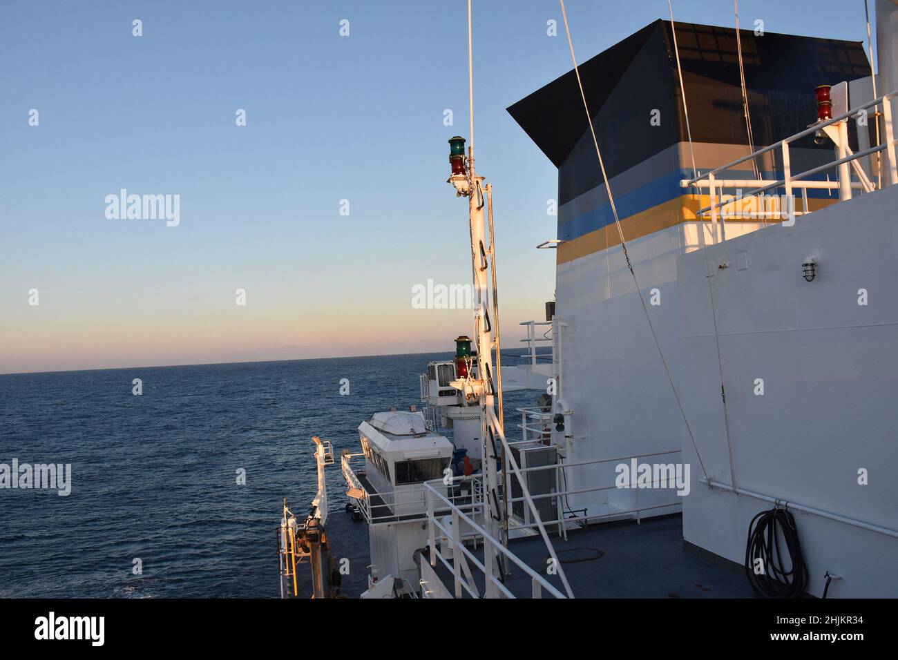 Sailors from U.S. Naval Meteorology and Oceanography Command and staff ...