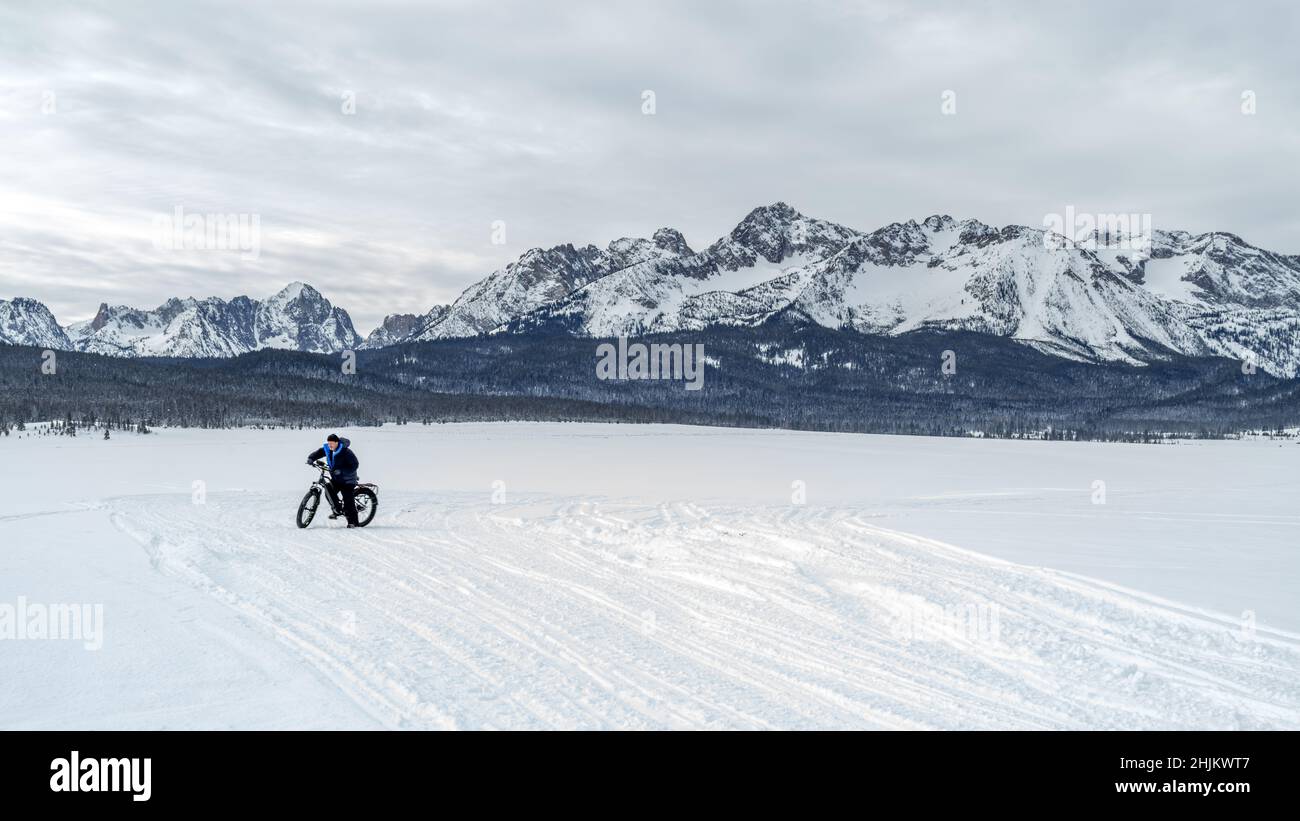 Fat tire ebike hi-res stock photography and images - Alamy