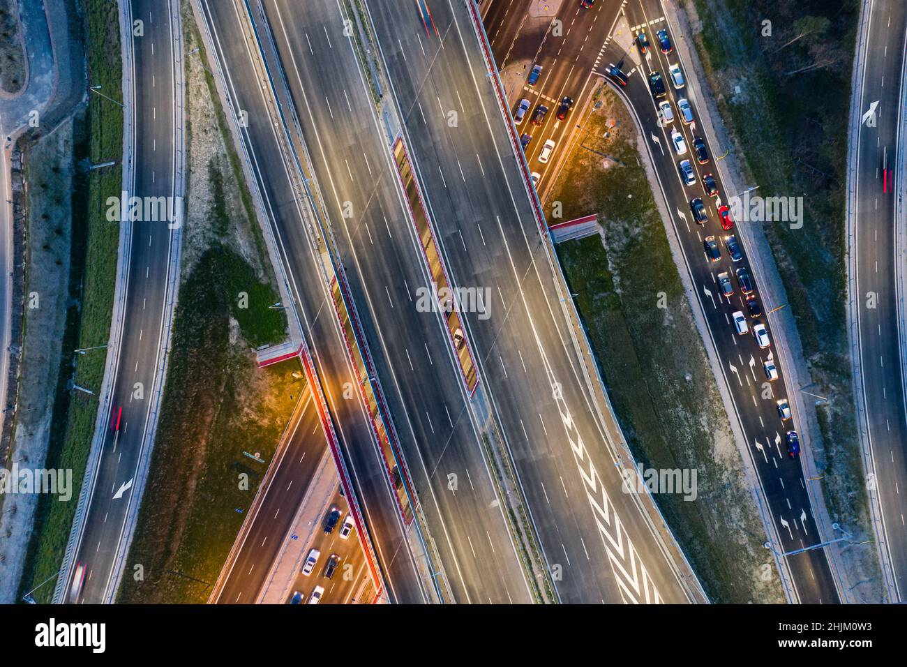 Top down perspective of road junction, crossroads aerial view ...