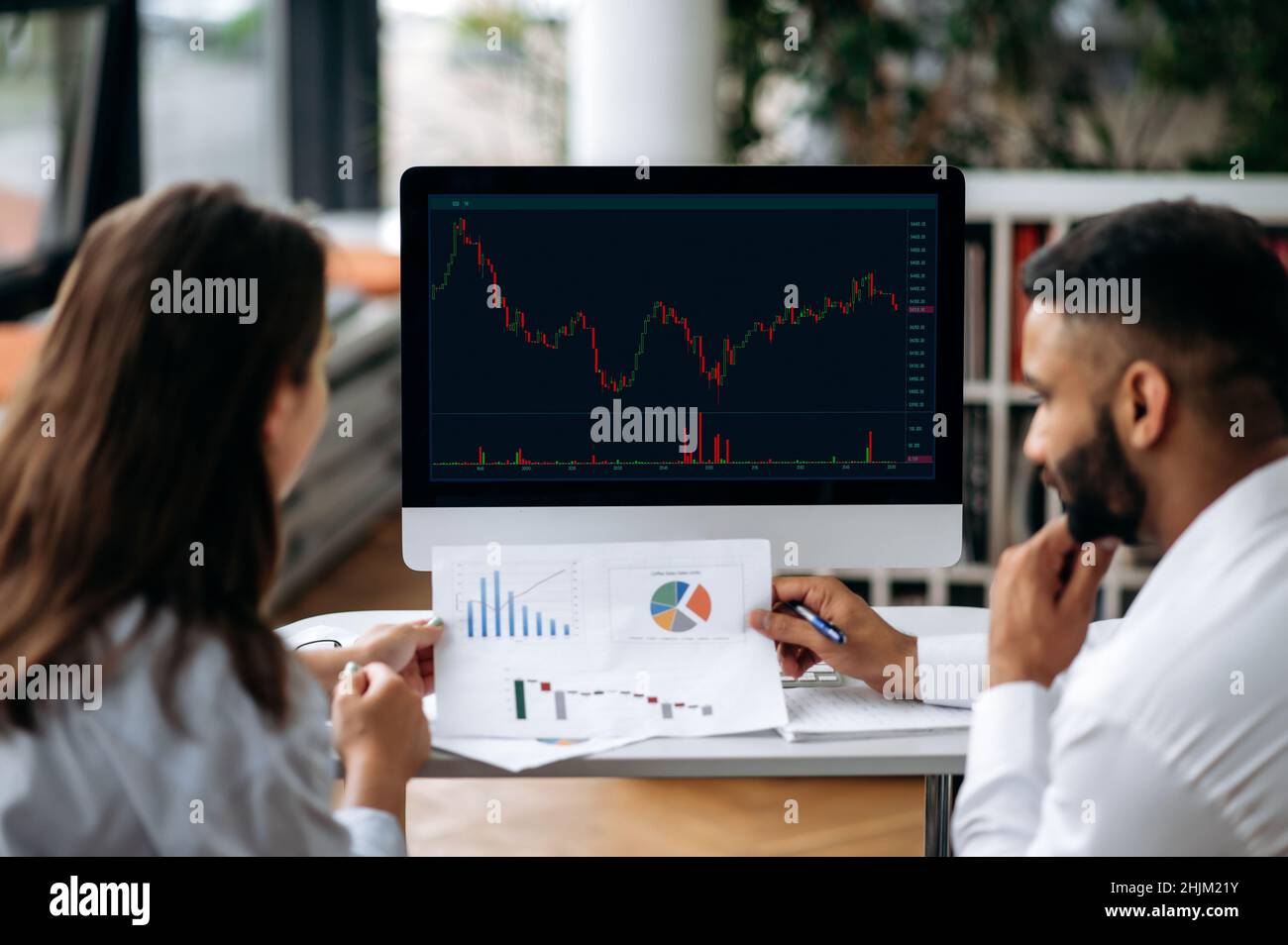 Digital data analysis graphs hi-res stock photography and images - Alamy