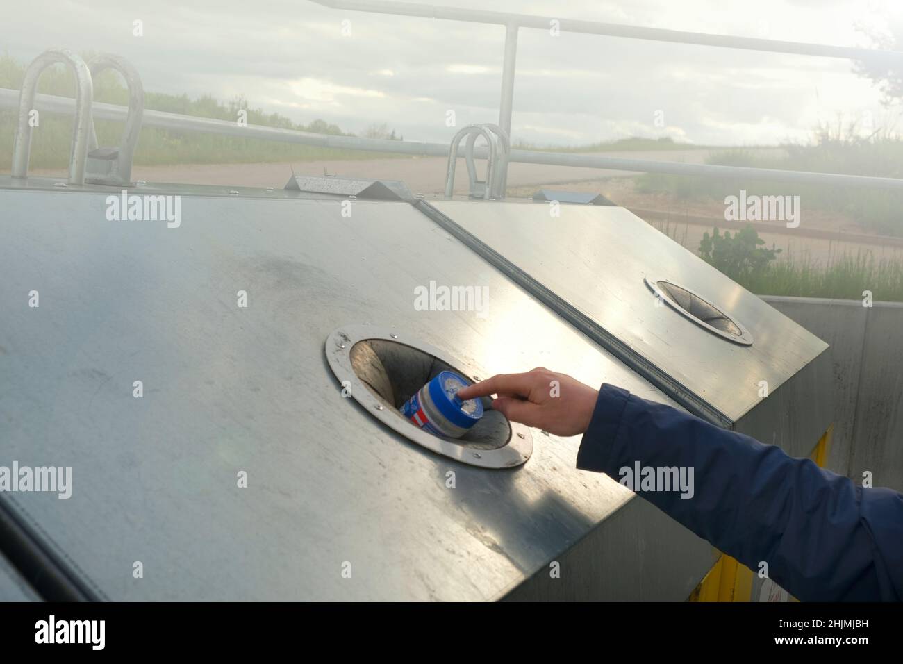 Empty container hi-res stock photography and images - Alamy