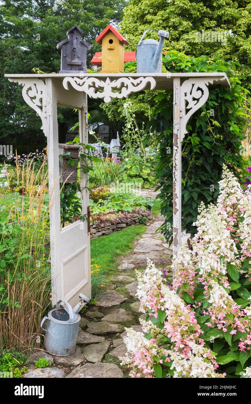 Scrollwork hi-res stock photography and images - Alamy