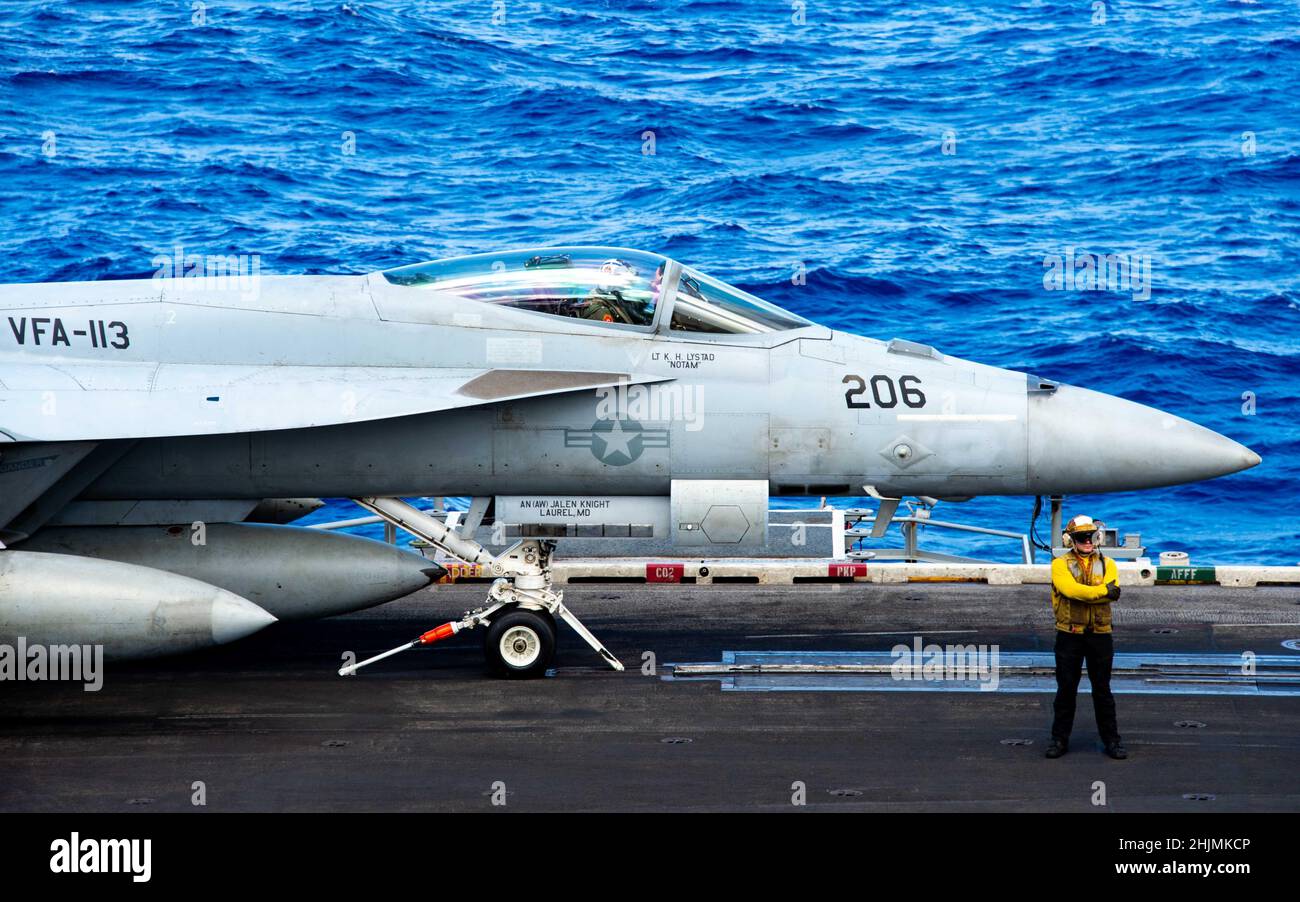 220128-N-MD461-1033 PHILIPPINE SEA (Jan. 28, 2022) An F/A-18E Super ...