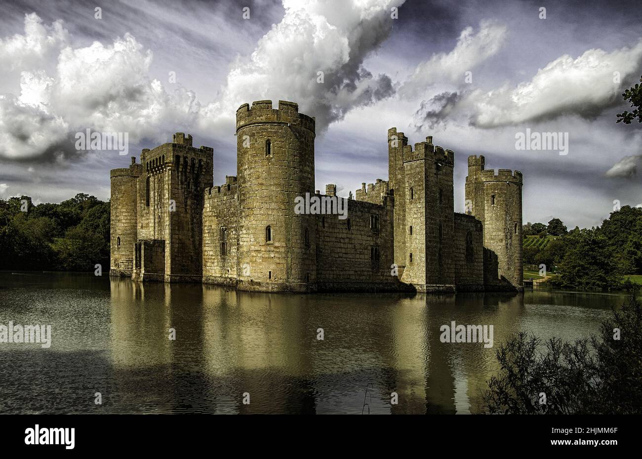 Stunning view of Bodiam castle, England Stock Photo - Alamy