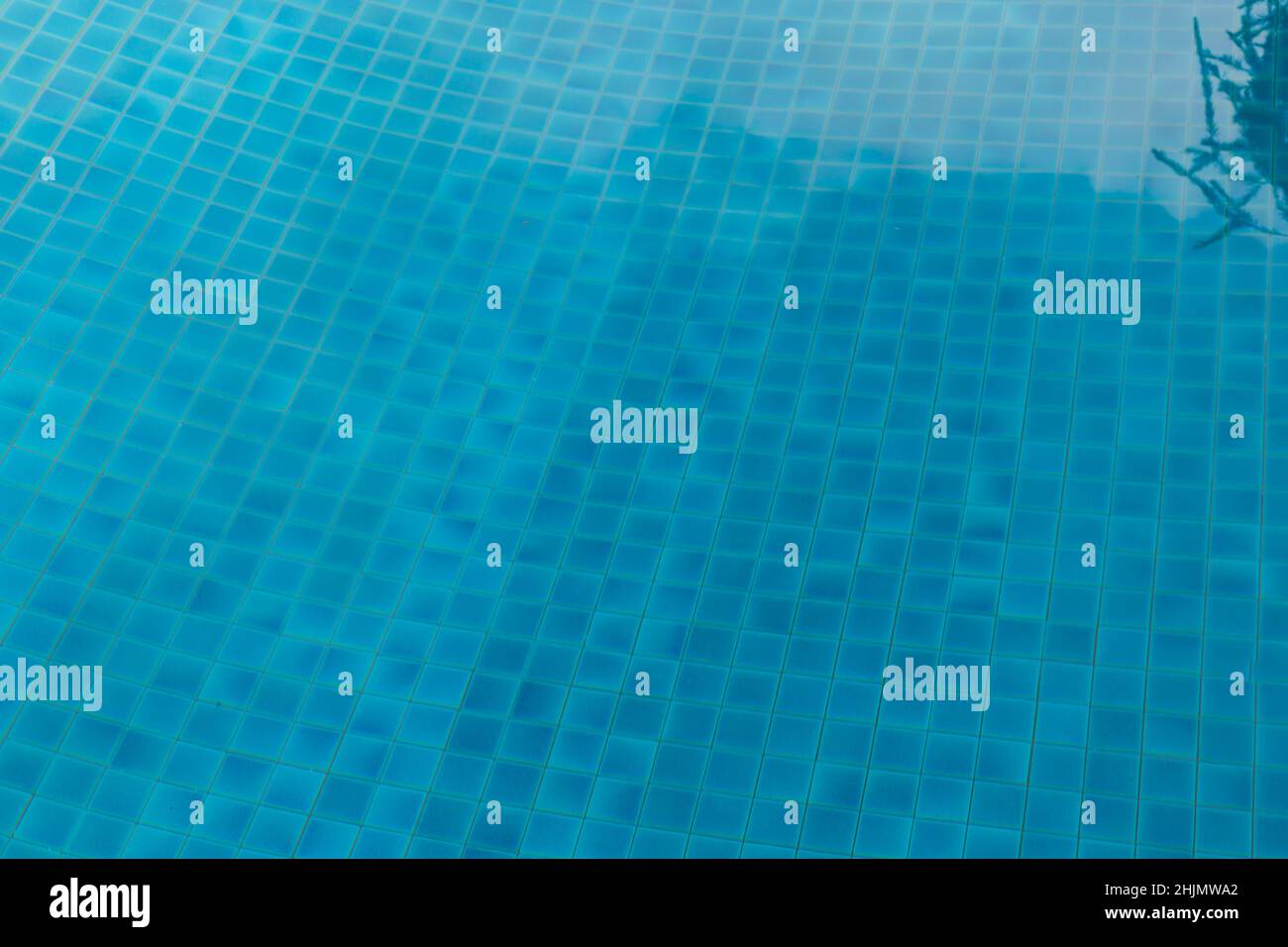 Blue pool water background Stock Photo - Alamy